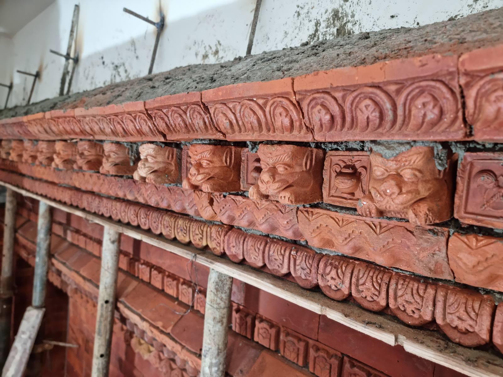 Hira Brick