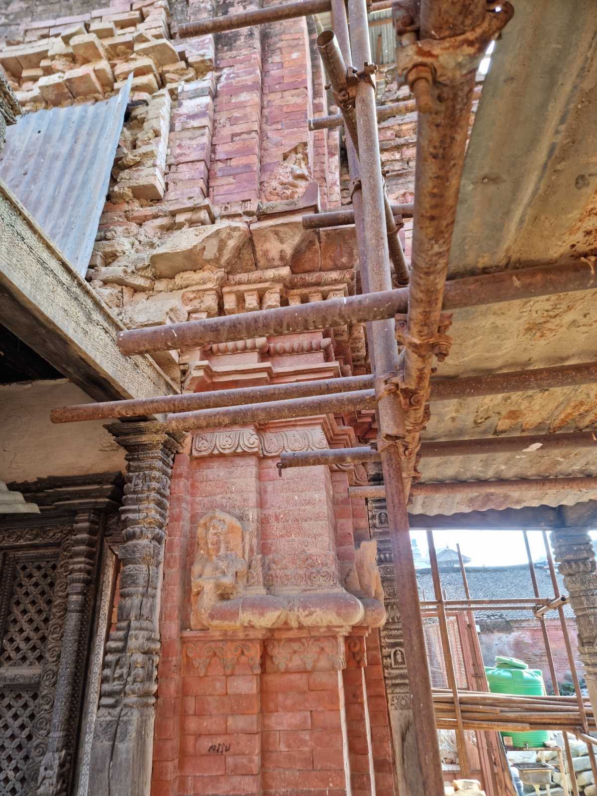 Hira Brick